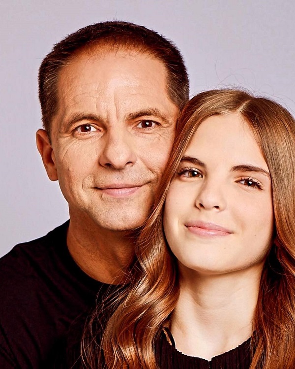 Dan Negru are o carieră minunată și o familie frumoasă cu doi copii | Qbebe.ro